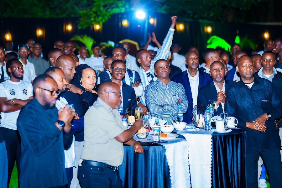 Umugaba Mukuru w’Ingabo z’u Rwanda (RDF), Gen Mubarakh Muganga yakiriye ...